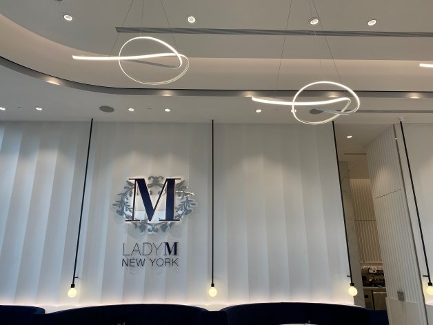 Lady M新竹「全台最大內用店」5大開幕看點！首推6款輕食、新品爆米花千層必吃 | LINE購物