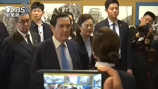 陸民眾：真的好帥啊 馬英九樂回：那怎麼辦呢 | TVBS | LINE TODAY