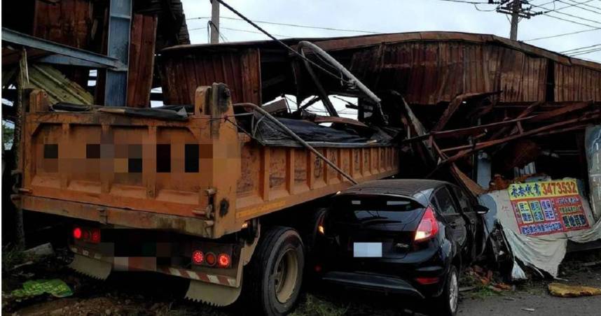 桃園大園3車連環撞 釀6傷1人OHCA | CTWANT | LINE TODAY