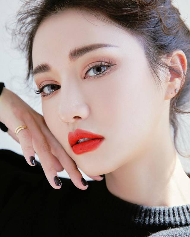 Spiceee.net | 26 ลุคการแต่งหน้า สีปากเห็นชัดมาตั้งแต่ 500 เมตร!