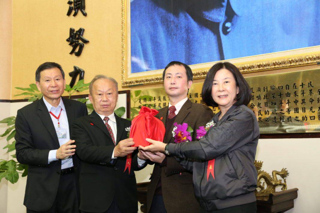 台南市正副議長賄選疑雲 邱莉莉50萬交保、郭再欽聲押 中廣新聞網 Line Today 