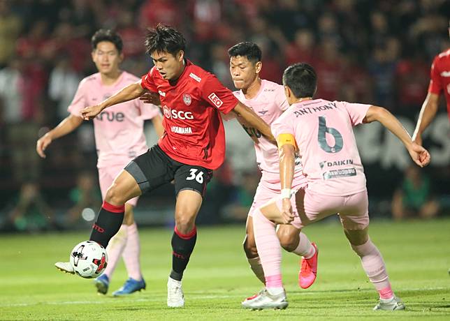 Soccersuck | ยังไม่ฟื้น! "แข้งเทพ" เหมา3ตุง บุกอัด "กิเลนผยอง" ถึงถิ่น 2-1