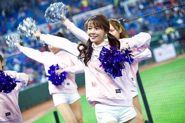 LamiGirls超人氣Yuri 4日上「名人應援團」挑戰當爸媽！ | NOWnews 今日新聞 | LINE TODAY