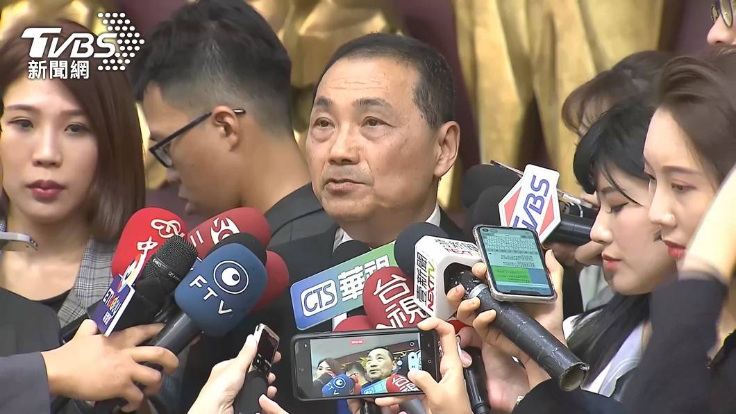 見完里長趕議場！ 侯友宜出席餵藥案報告 | TVBS | LINE TODAY