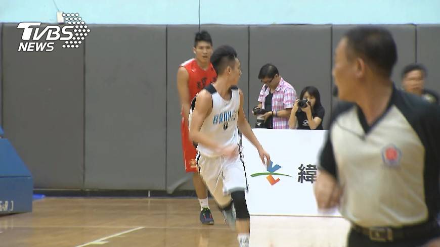 冷！7千座位坐不滿一半 SBL票房慘兮兮 | TVBS | LINE TODAY