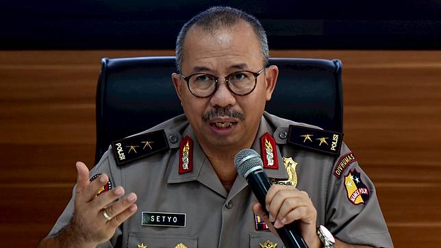 Mengenal Bripda Puput Nastiti Devi, Muslimah Cantik Calon Istri Ahok ...