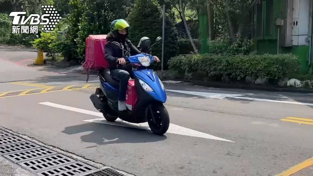 外送員送餐得繳錢！ 社區公告「年費150元」 | TVBS | LINE TODAY