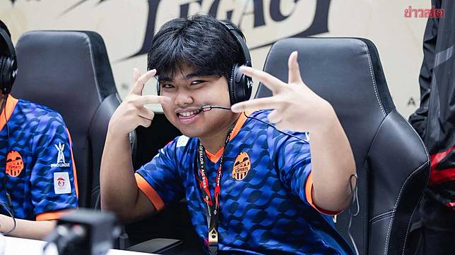 Valencia CF Esports ร่างทอง แซงดับ FW การันตีท็อป 4 ศึก AIC | Khaosod | LINE TODAY