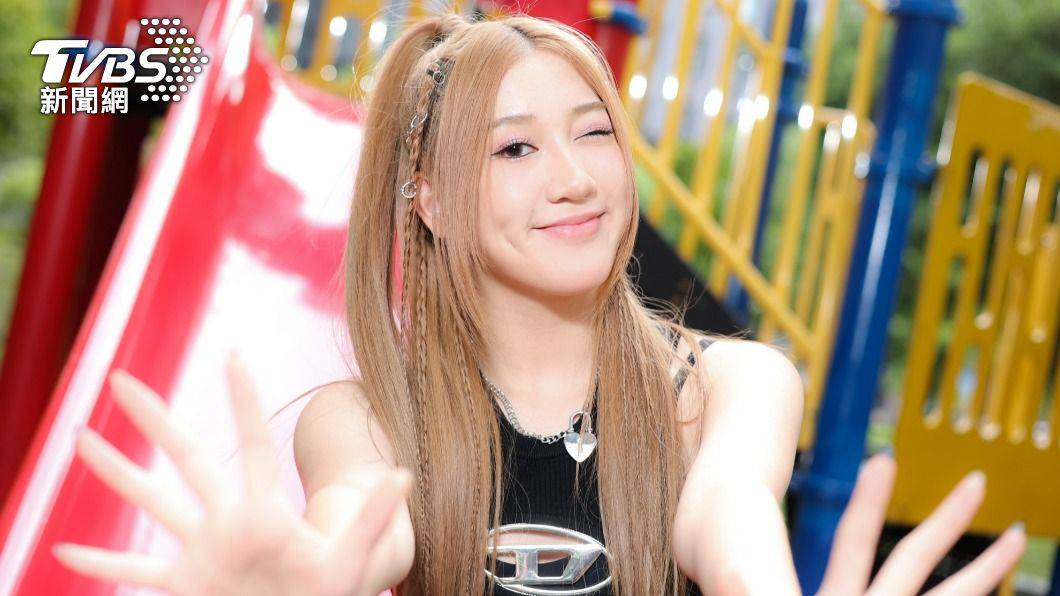 未來少女／曹晶晶「綁雙馬尾」遭網路霸凌 高EQ爬出低潮：我想進步 | TVBS | LINE TODAY