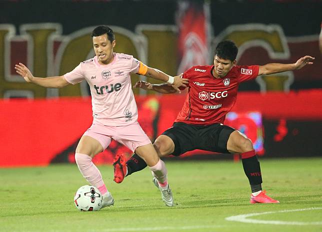 Soccersuck | ยังไม่ฟื้น! "แข้งเทพ" เหมา3ตุง บุกอัด "กิเลนผยอง" ถึงถิ่น 2-1