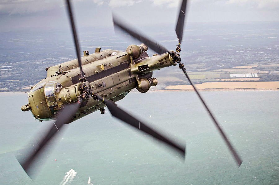 100年現役？ 王立空軍CH-47チヌーク、正式採用から40年 未だ衰えを知らない実用性とは（AUTOCAR JAPAN）