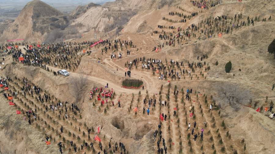 Xinhua Headlines: The Yellow River's winding tale of ecological ...
