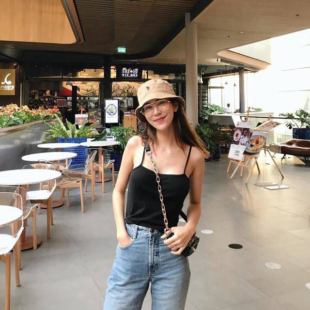 Spiceee.net | So So Cute ~ รวม 25 ไอเดียแต่งตัวของ 'สาวแว่น' มองมุมไหนก็น่ารัก