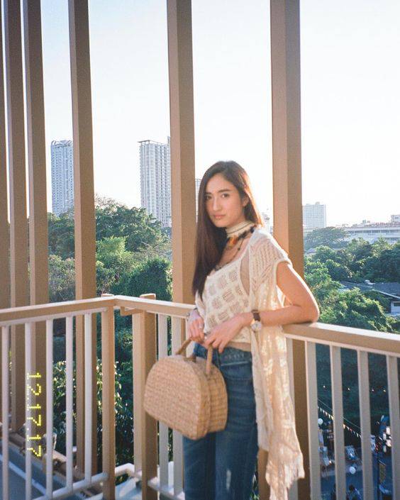 Akeru Feed | How To แต่งตัวยังไงให้ดู " เซ็กซี่" ในหน้าร้อนนี้ [ฉบับสาววัยใส]