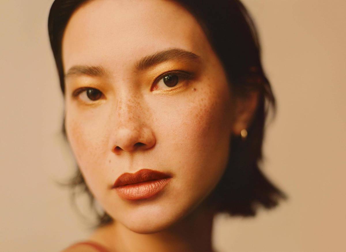 【新品速遞】凍中找暖的温柔眼影，RMK、THREE、TOM FORD | MING'S | LINE TODAY