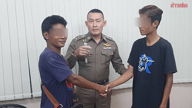 2 หนุ่มขึ้นโรงพัก แค่เตือนขี่จยย.ย้อนศร โดนตามต่อยถึงร้านอาหาร ผกก.กาวใจ จับมือหย่าศึก | Khaosod ...