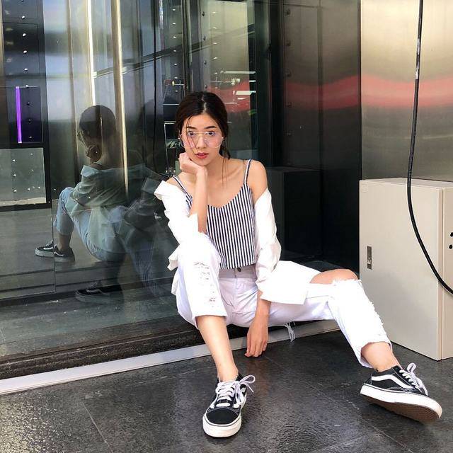 Spiceee.net | So So Cute ~ รวม 25 ไอเดียแต่งตัวของ 'สาวแว่น' มองมุมไหนก็น่ารัก