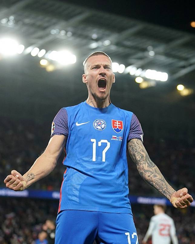 HIGHLIGHTS Slovakia 4 2 Iceland Hosts Secure Qualification To UEFA ...