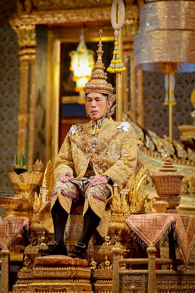 4 พฤษภาคม วันฉัตรมงคล พระบรมราชาภิเษก พระบาทสมเด็จพระวชิรเกล้าเจ้าอยู่หัว The Bangkok 