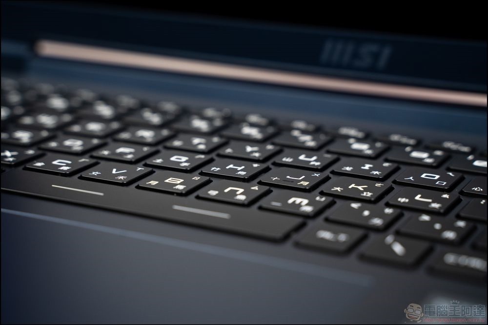 MSI Stealth 14 Studio A13V 開箱：搭載 RTX4060獨顯、僅有1.7公斤支援PD充電的全功能輕薄電競筆電 | LINE購物