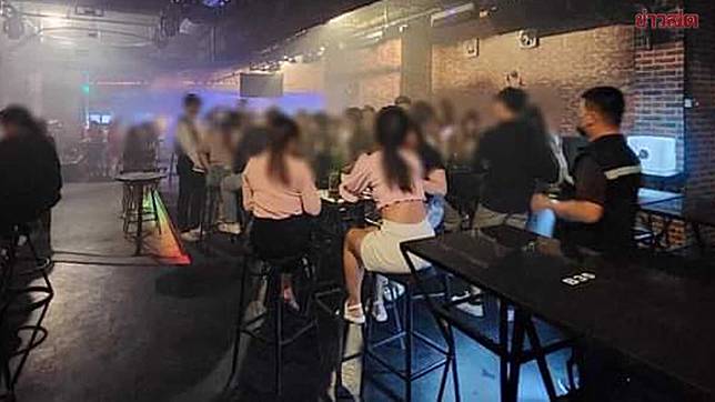 บุกตรวจร้าน บัดดี้ 12 ผับดังเชียงใหม่ พบเด็กต่ำกว่า 20 ปี มากถึง 52 คน | Khaosod | LINE TODAY