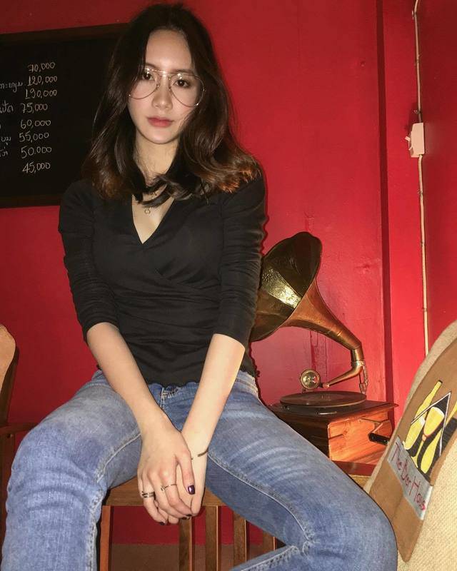 Spiceee.net | So So Cute ~ รวม 25 ไอเดียแต่งตัวของ 'สาวแว่น' มองมุมไหนก็น่ารัก