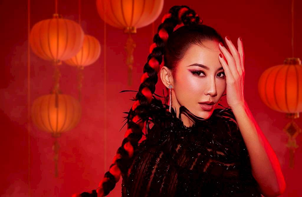 李玟只穿bra熱舞「肋骨根根明顯」 47歲真實身材網驚呆 中時新聞網 Line Today