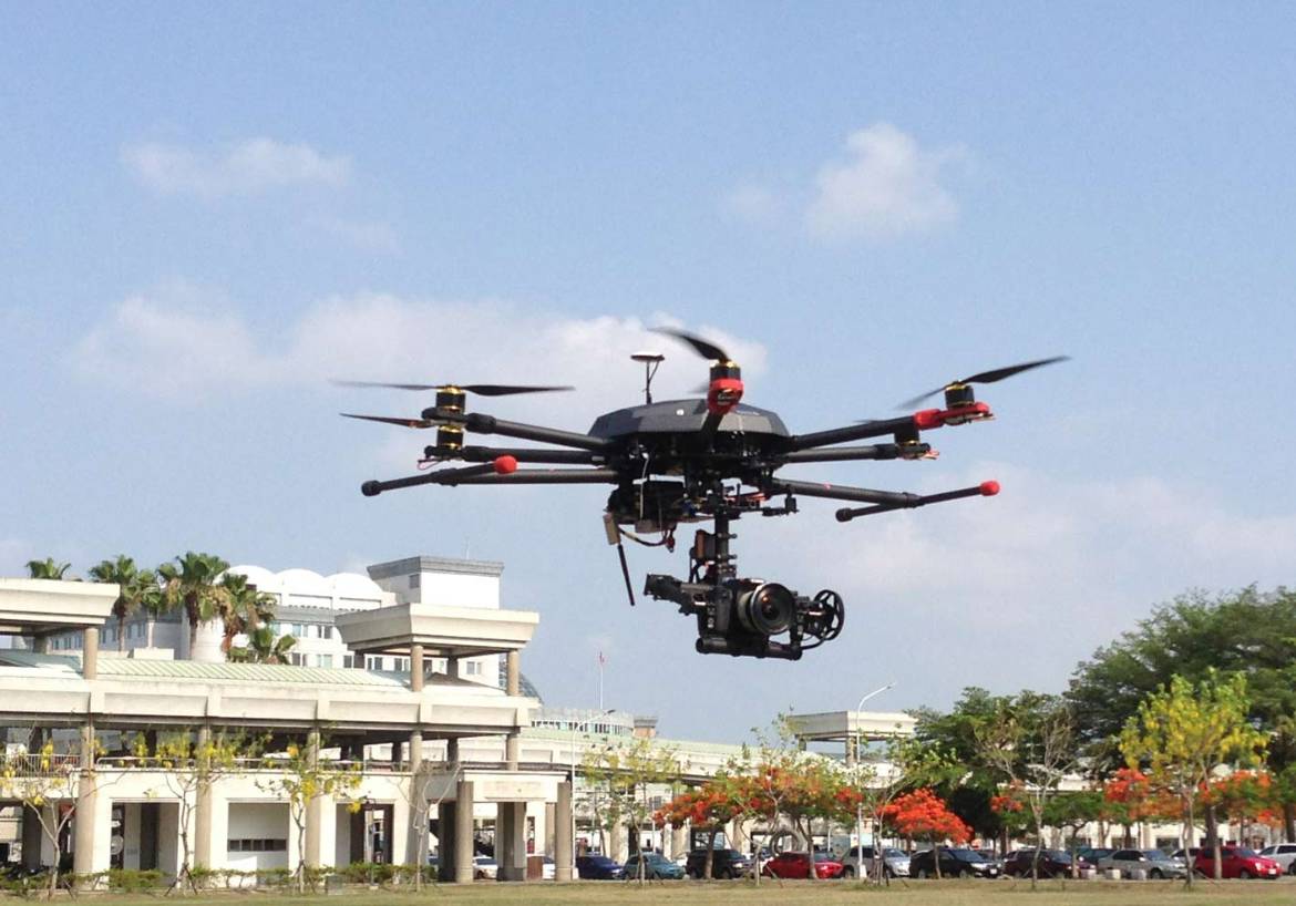 《DJ在線》航太展無人機成焦點，但軍用商規變數大增 | MoneyDJ理財網 | LINE TODAY