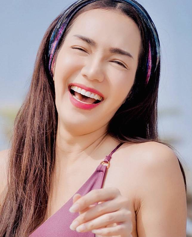 ดวงจะถูกหวย อ๋อม สกาวใจ เฮ! น้องจอมทัพ หยิบล็อตเตอรี่ให้แม่ ถูก 5 ใบรวด | Khaosod | LINE TODAY