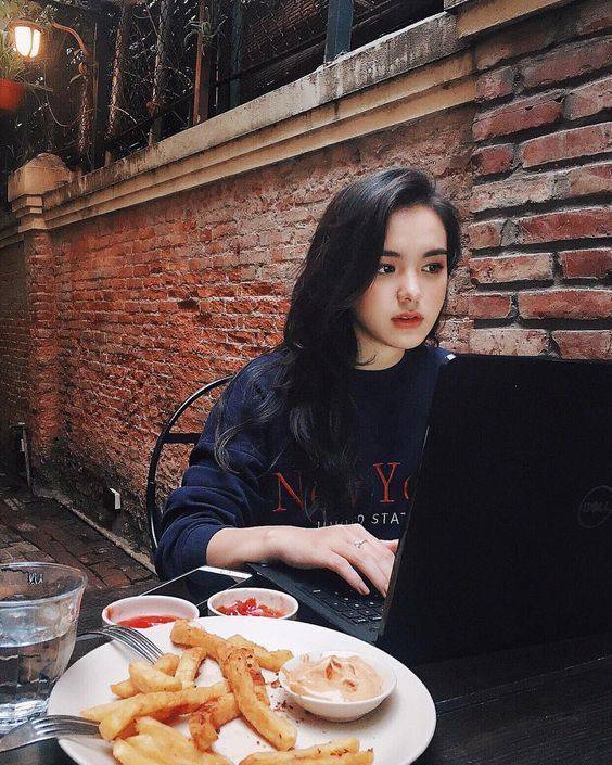 Spiceee.net | รวมศัพท์สุดฮิตในโลกโซเชียล รู้ไว้ก่อนจะคุยกับเขาไม่รู้เรื่อง!