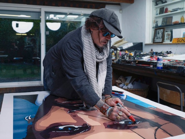 ジョニー・デップ、友人や憧れの人たちを描いた肖像画シリーズ「Never Fear Truth」を発表（MTV NEWS）