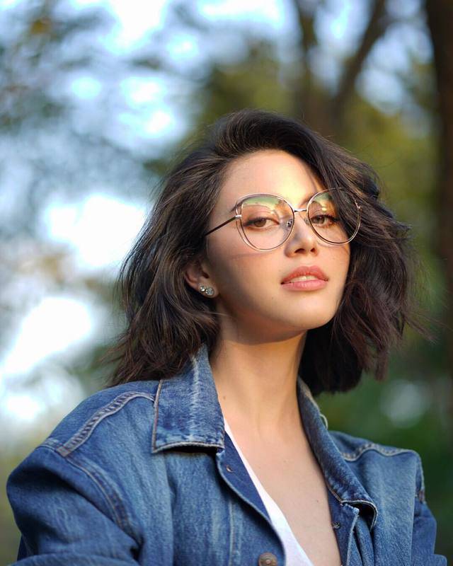 Spiceee.net | So So Cute ~ รวม 25 ไอเดียแต่งตัวของ 'สาวแว่น' มองมุมไหนก็น่ารัก