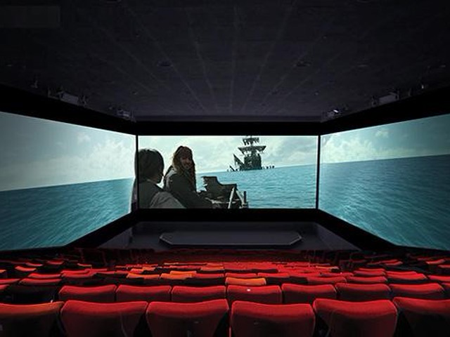 3画面上映システム「ScreenX」日本上陸 『パイレーツ』も（CINRA）