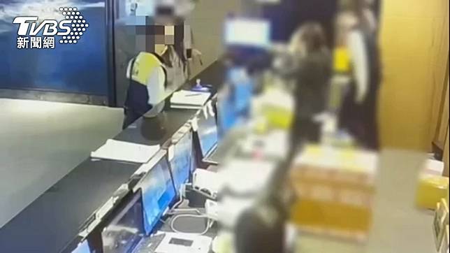 漏接送貨員電話！ 女嗆「怎不繞回來」遭毆 | TVBS | LINE TODAY