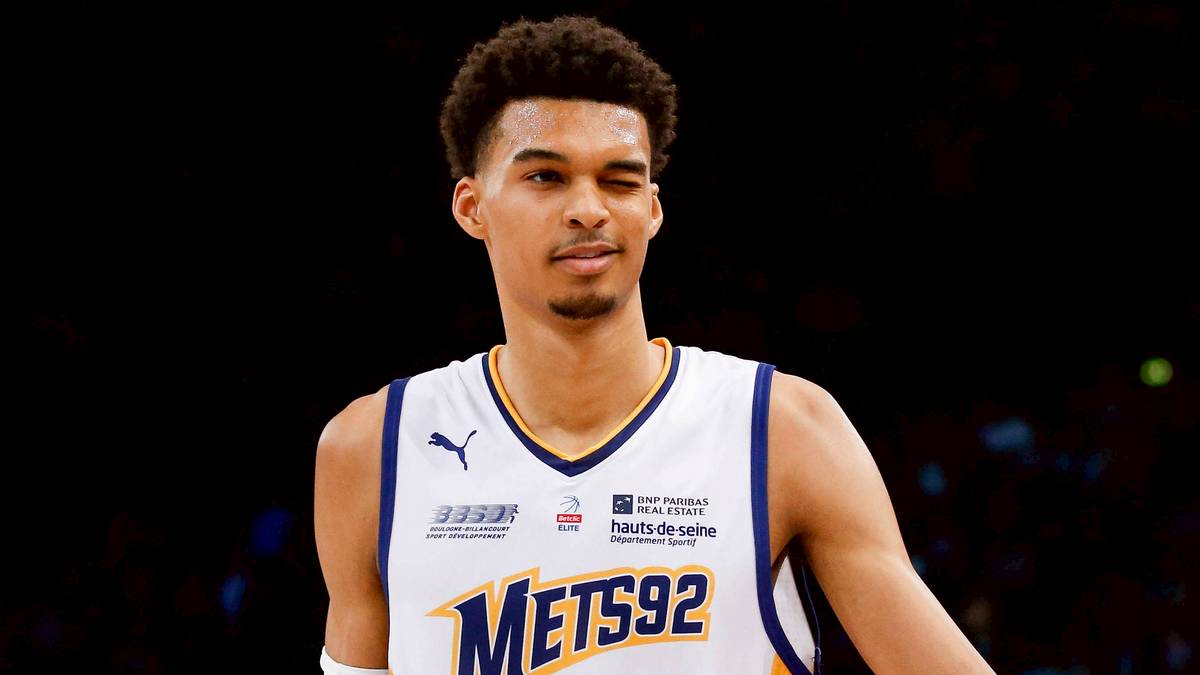 NBA》Wembanyama大聯盟開球噴飛 巨掌握球照超吸睛 | LINE TODAY 運動 | LINE TODAY