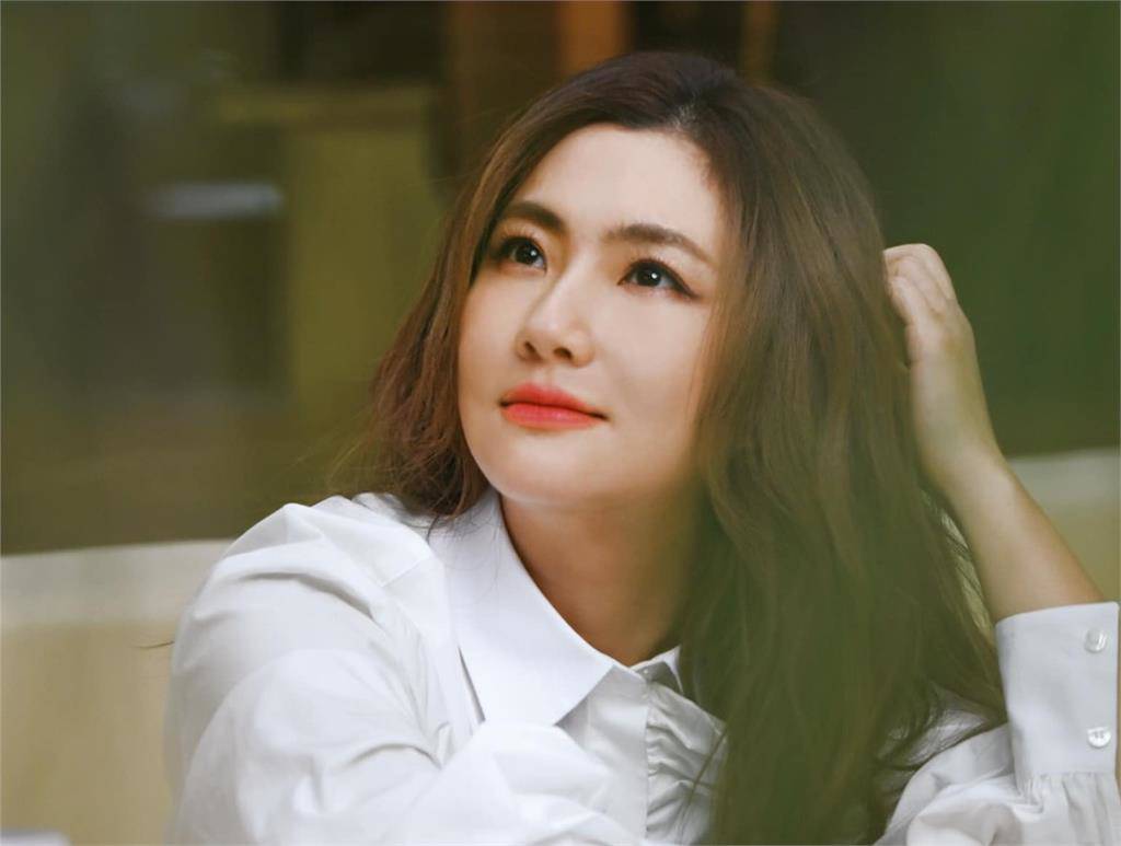 離婚5年重燃愛火？Selina遭爆找「舊愛」共事 | 民視新聞網 | LINE TODAY