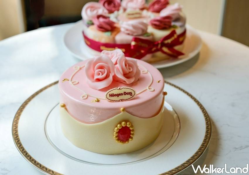 幫媽媽拍美照！哈根達斯「玫瑰皇冠」3層夾心母親節蛋糕開賣，超夢幻「藍莓塔冰淇淋口味」媽媽也想拍IG。 | WalkerLand 窩客島 | LINE TODAY