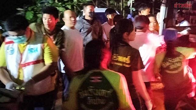 ชุลมุนงานล่องสะเปา โจ๋ห้าวจุดระเบิดปิงปอง บึ้มมือตัวเองขาด ร้องจ๊ากขอให้คนช่วย | Khaosod | LINE ...