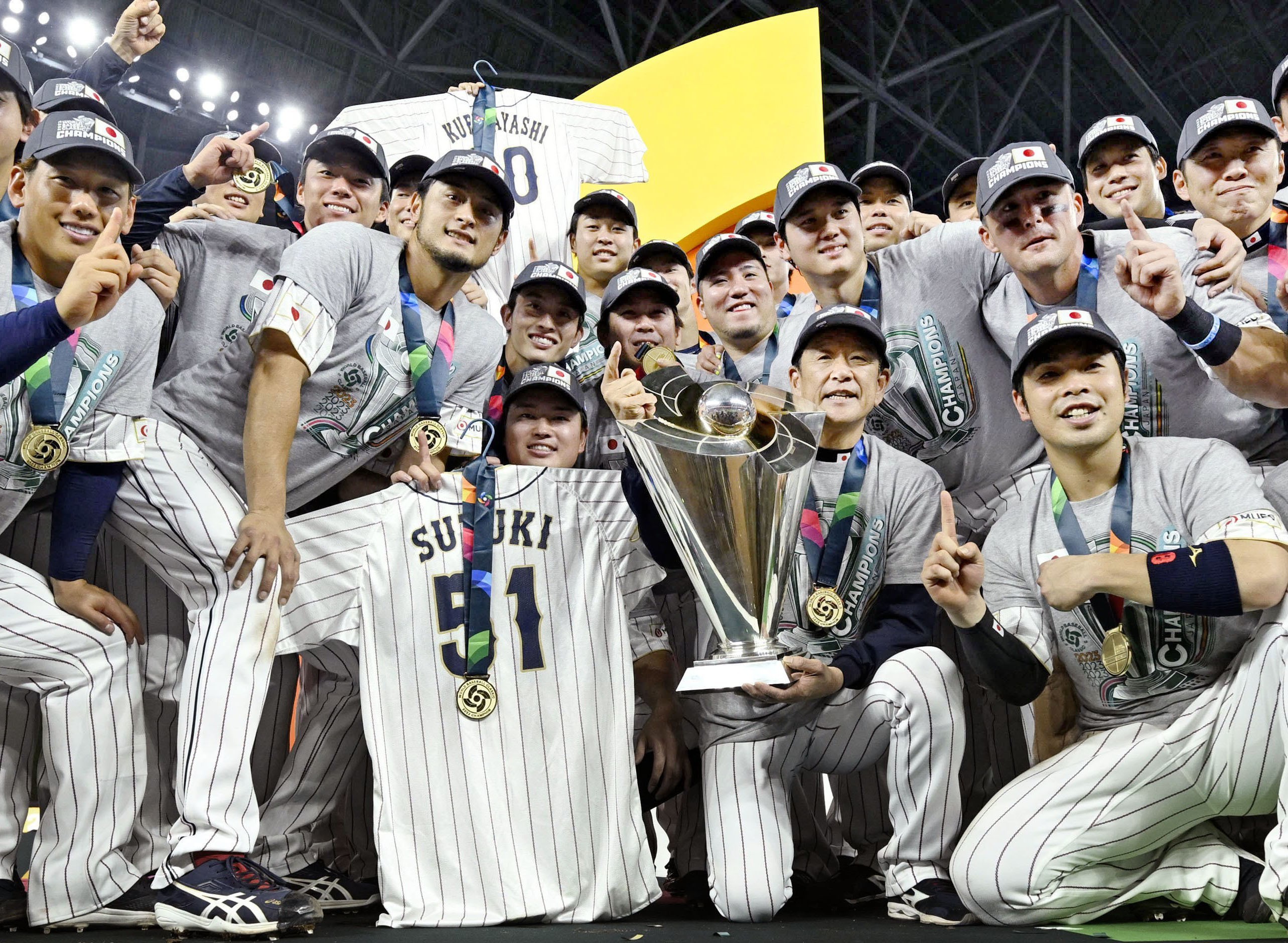WBC優勝、井上尚弥2階級4団体統一…LINE NEWSが選ぶ「2023年 10大ニュース」【スポーツ編】(LINE NEWS)