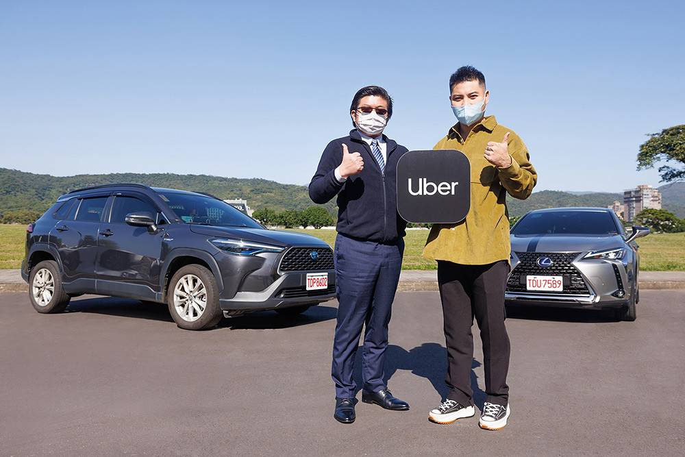 Uber攜合作車隊共同表揚2022年度最佳職業駕駛！被水泥埋沒的歌手轉行獲選小費王 | Zeek玩家誌 | LINE TODAY