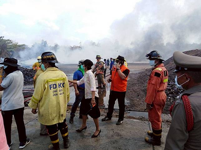 77kaoded | ด่วน !!! ไฟไหม้โรงงานขวดบริษัทเบียร์ชื่อดัง