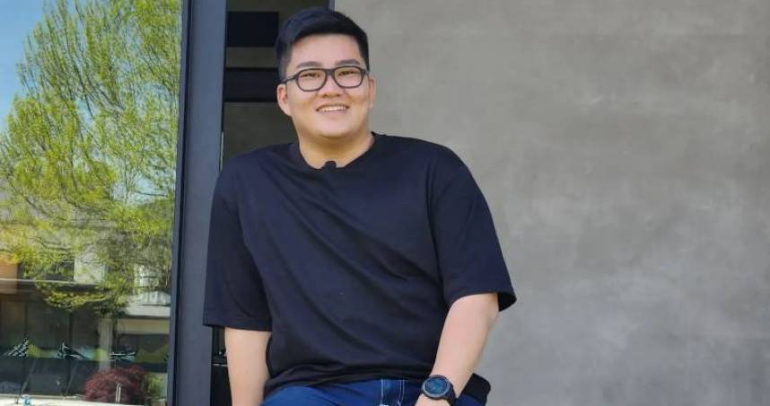 Joeman染毒照接業配…首發開箱文「走路有風」 遭酸民狂嗆：麻煩 | CTWANT | LINE TODAY