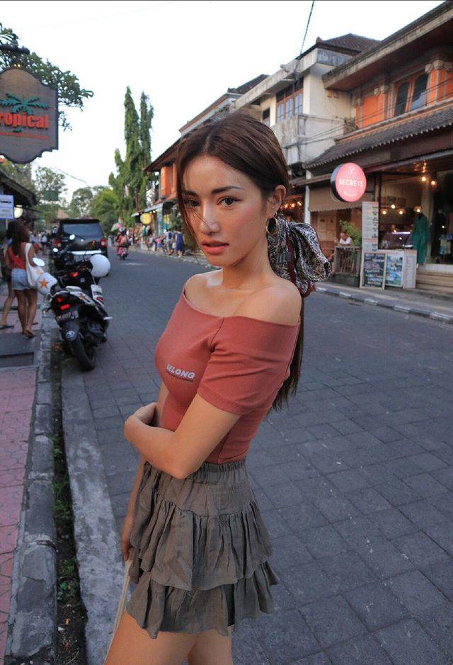 Spiceee.net | 25 มุกเสี่ยวแอ๊วเอินหนุ่มๆ สายสวยไม่รุ่งงั้นขอมุ่งสายขำ