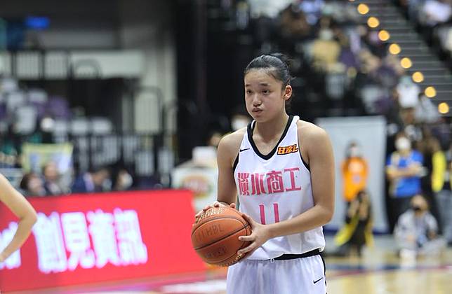 HBL｜淡水商工蕭豫玟實力太超齡！不排除跳過大學籃球 直攻WSBL | 壹蘋新聞網 | LINE TODAY