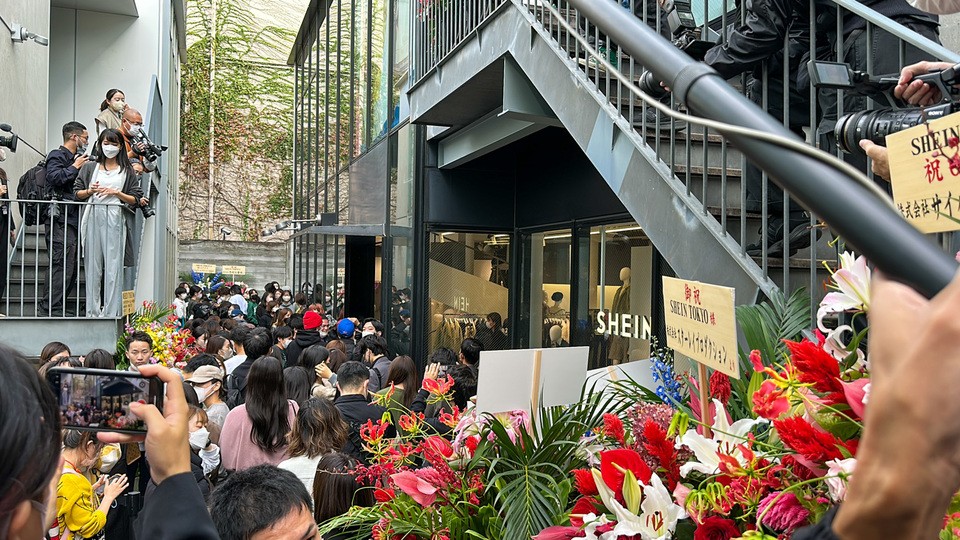 初のリアル店舗「SHEIN TOKYO」が原宿にオープン。開店行列100人あまり、穏やかなスタート（ビジネスインサイダージャパン）