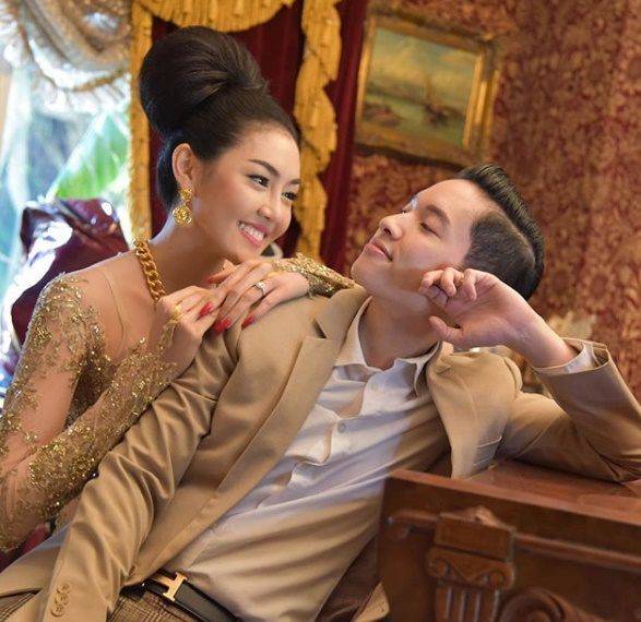 Khaosod | " เอิร์ก" พูดแล้ว! เคลียร์ชัดความสัมพันธ์กับคู่หมั้น เก๋ เลเดอเรอร์