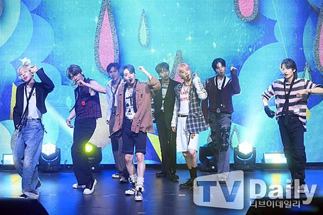 男團 EPEX 第5張EP第《愛之序第二章 「Growing Pain」》showcase | 韓星網 | LINE TODAY