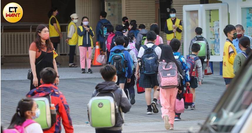 10／13停課新制上路 師生自主防疫期間「2日內快篩陰」可到校 | CTWANT | LINE TODAY