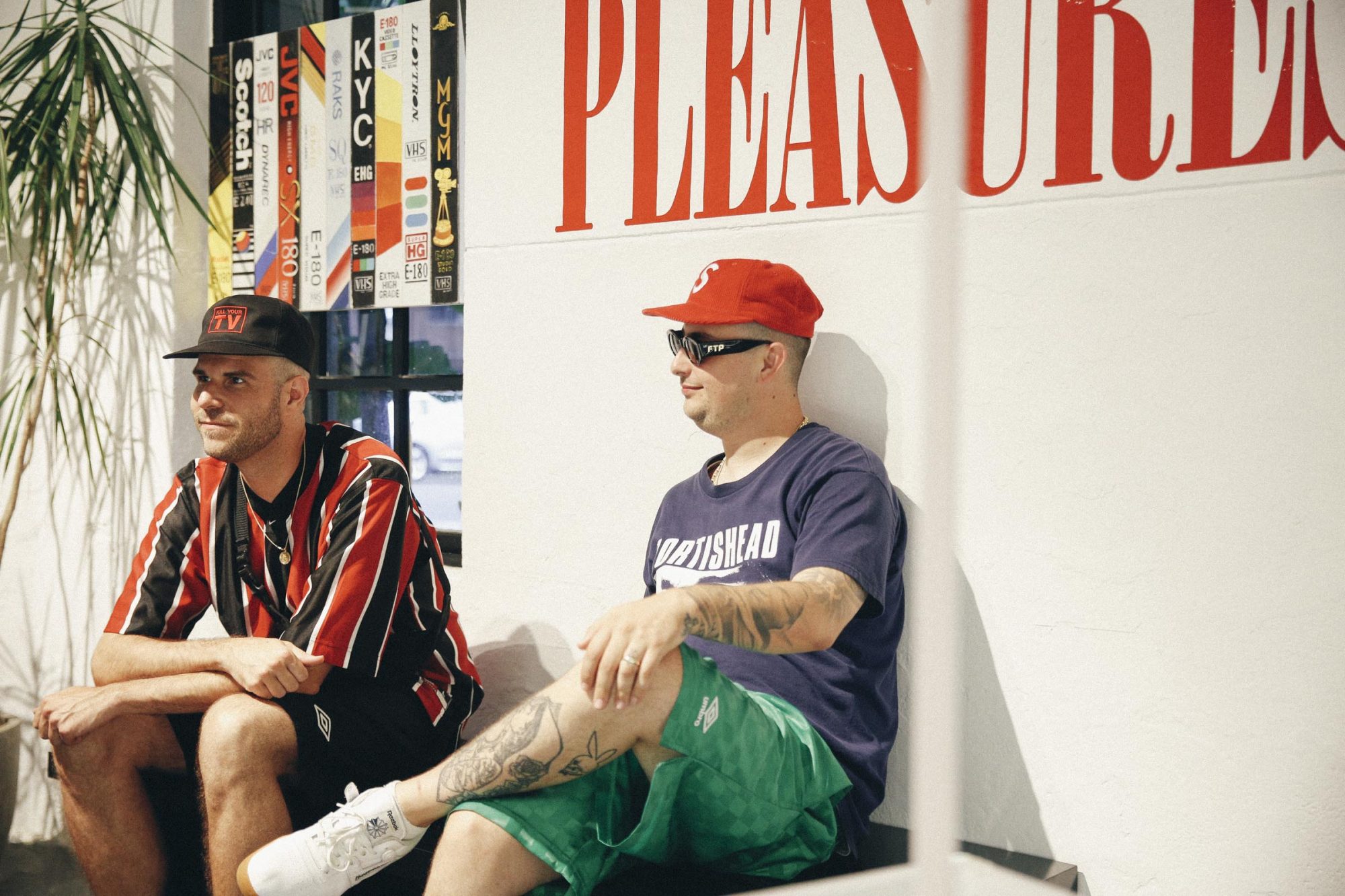 音樂型格的玩心展現 – 與 PLEASURES 主理 Alex James & Vlad Elkin 的起點對談 | LINE購物