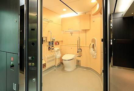 ANNGLE | วิ่งตรงสู่ภูเขาไฟฟูจิด้วย Fuji Excursion: รถไฟเส้นทางใหม่ ...